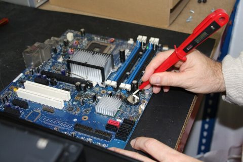 Top 9 Tips to Hire the Right IT and Electronic Repairing Company